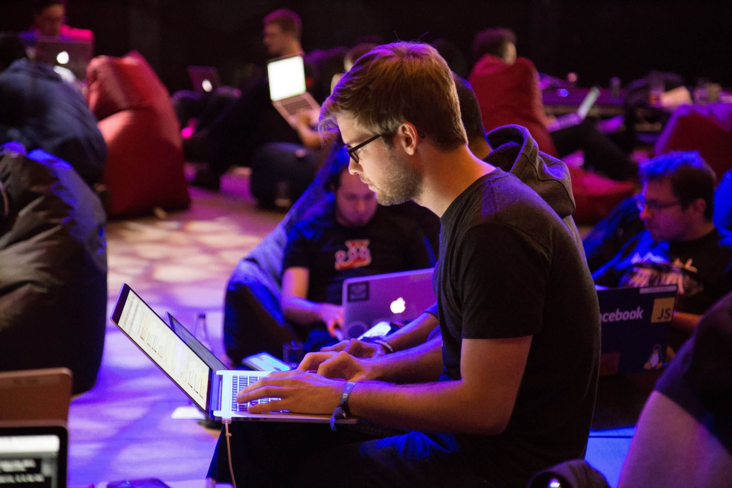 Wat is een hackathon? Wij vertellen het je! | Hackathonopmaat